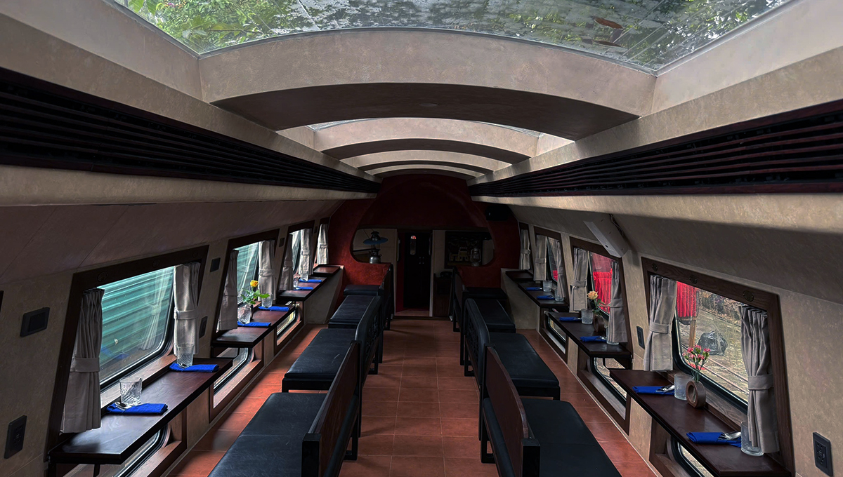 Photo Gallery - The Hanoi Train